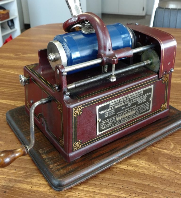 C-45MG Edison Gem - Maroon - Phonographs.org