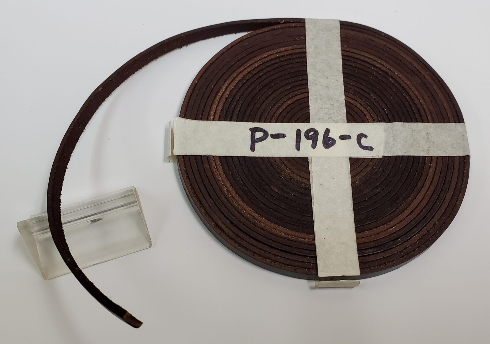 P-196-c LEATHER BELTING, New - [1/4″ x 1/16″] 18" length - Phonographs.org